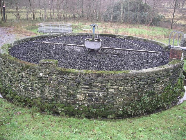 Trickling_filter_bed - Photo